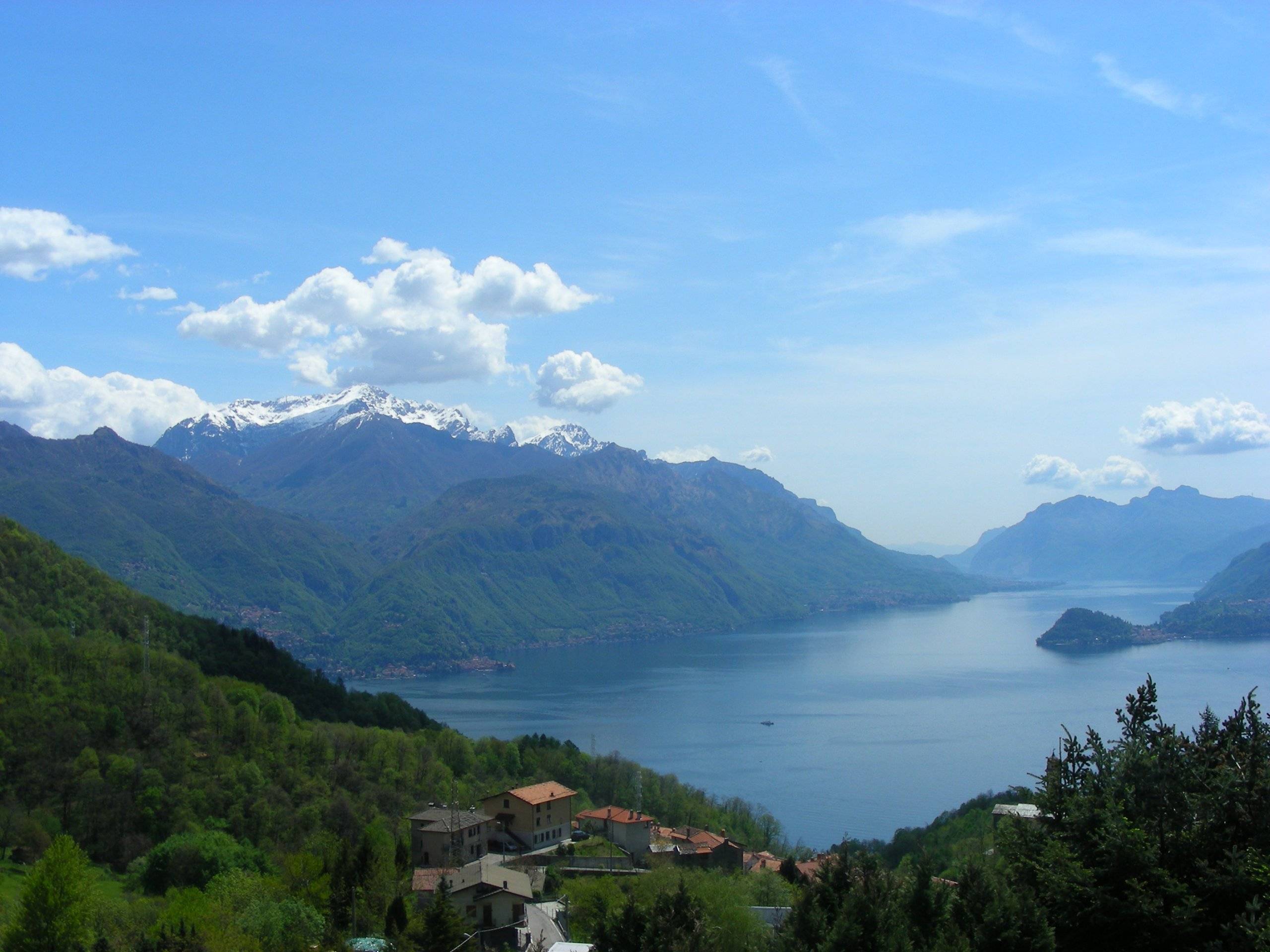 Plesio, Lombardia, Włochy, największa baza ofert LAST MINUTE....
