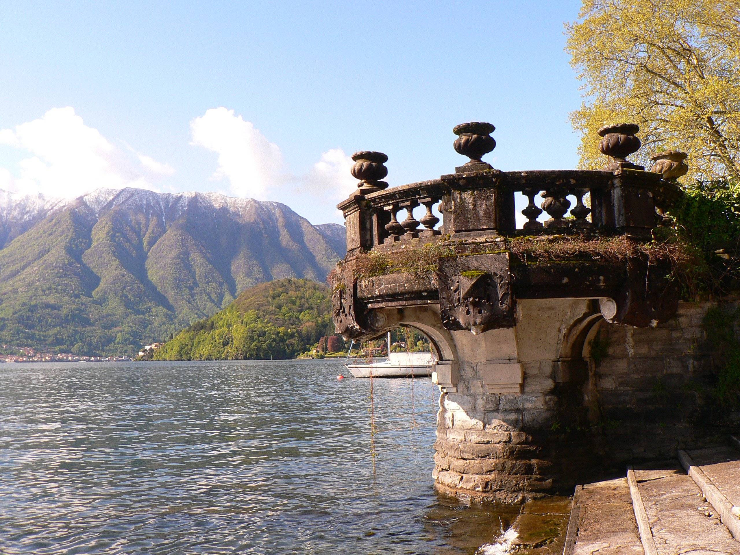 Lenno, Lombardia, Włochy, największa baza ofert LAST MINUTE....